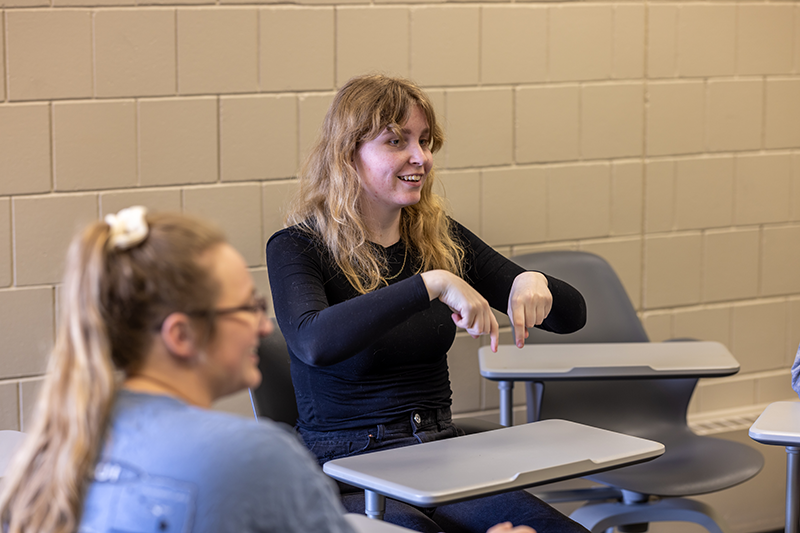 Bachelor’s Degree in ASL in St. Paul, MN
